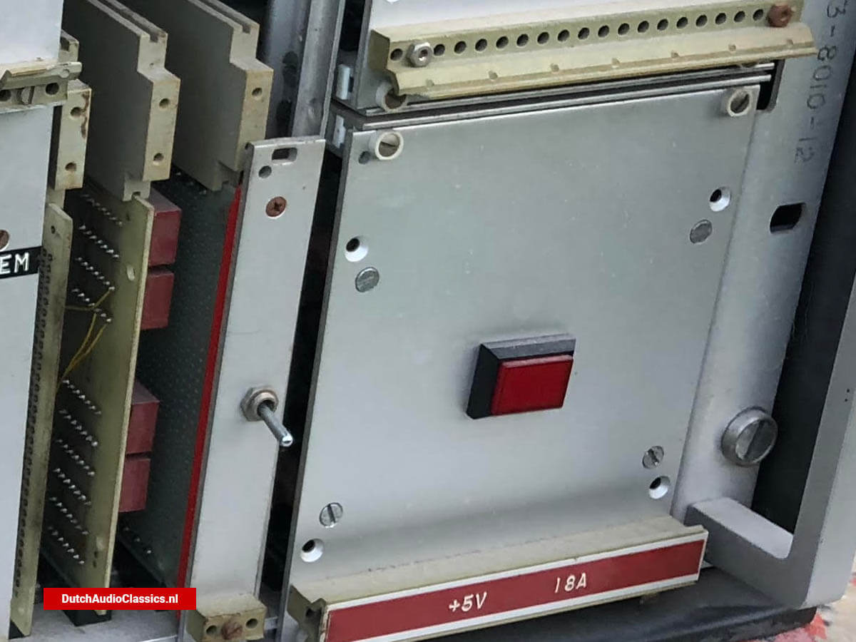 Philips test unit to establish the Compact Disc format ...