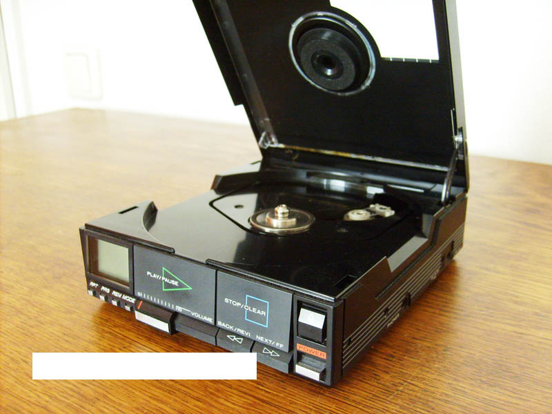 Philips CD10 portable cdplayer - DutchAudioClassics.nl