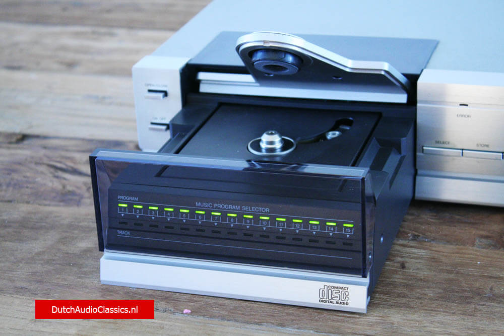 Philips CD300 - DutchAudioClassics.nl